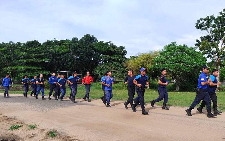 Tingkatkan Keterampilan, Anggota Damkar di Seruyan Rutin Latihan Tingkatkan Keterampilan, Anggota Damkar di Seruyan Rutin Latihan