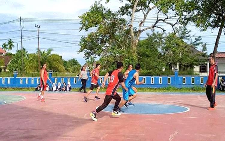 Kadisdik Kalteng Ajak Warga Sekolah Jaga Kesehatan dan Kekompakan Kadisdik Kalteng Ajak Warga Sekolah Jaga Kesehatan dan Kekompakan