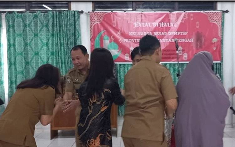 DPMPTSP Kalteng Pererat Silaturahmi Antar Pegawai DPMPTSP Kalteng Pererat Silaturahmi Antar Pegawai