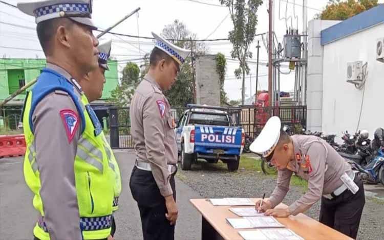 Personel Satlantas Polres Kapuas Deklarasi dan Penandatanganan Pakta ... Personel Satlantas Polres Kapuas Deklarasi dan Penandatanganan Pakta ...