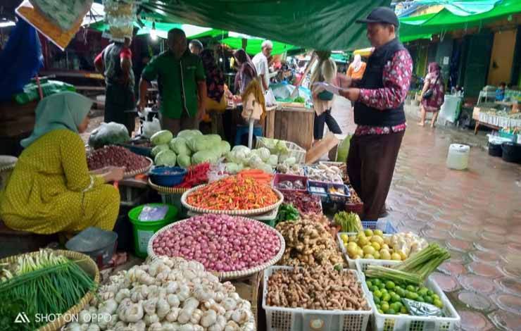 Jelang Nataru 2024, Harga Komoditas di Pasar Tradisional Pangkalan Bun ... Jelang Nataru 2024, Harga Komoditas di Pasar Tradisional Pangkalan Bun ...