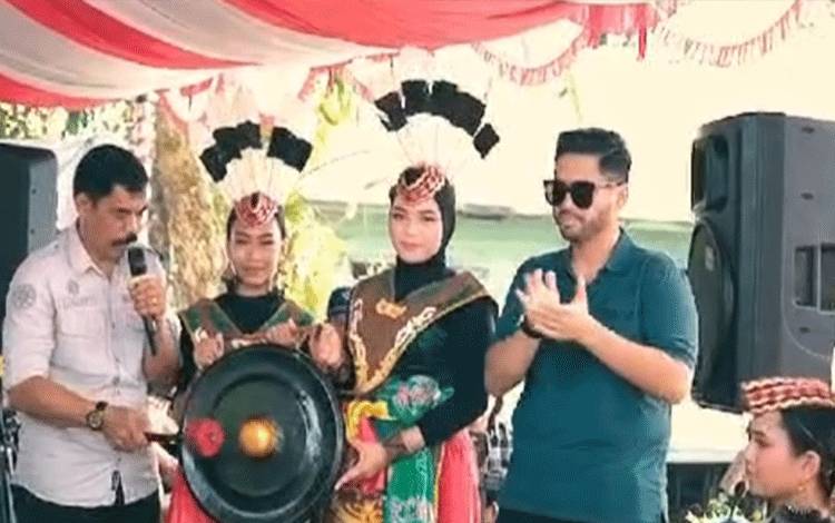 Legislator Kapuas ini Apresiasi Ajang Katinting Race Legislator Kapuas ini Apresiasi Ajang Katinting Race
