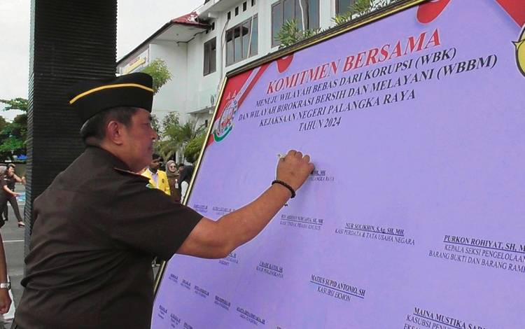 Kejaksaan Negeri Palangka Raya Berkomitmen Wujudkan WBK dan WBBM Kejaksaan Negeri Palangka Raya Berkomitmen Wujudkan WBK dan WBBM