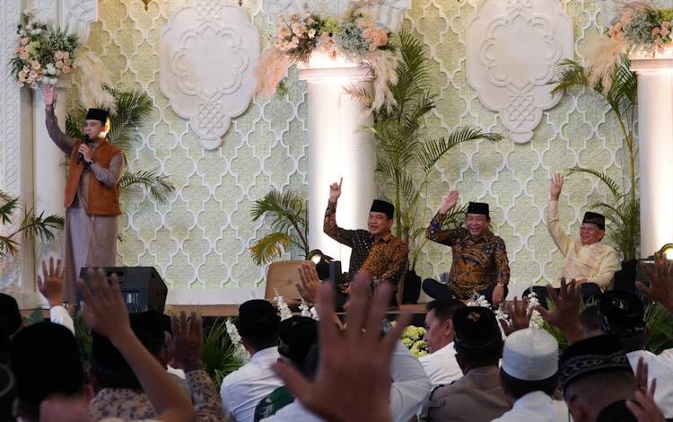 Ini Tausiyah Ustaz Hilman Fauzi Diacara Buka Puasa Bersama di Kediaman ...