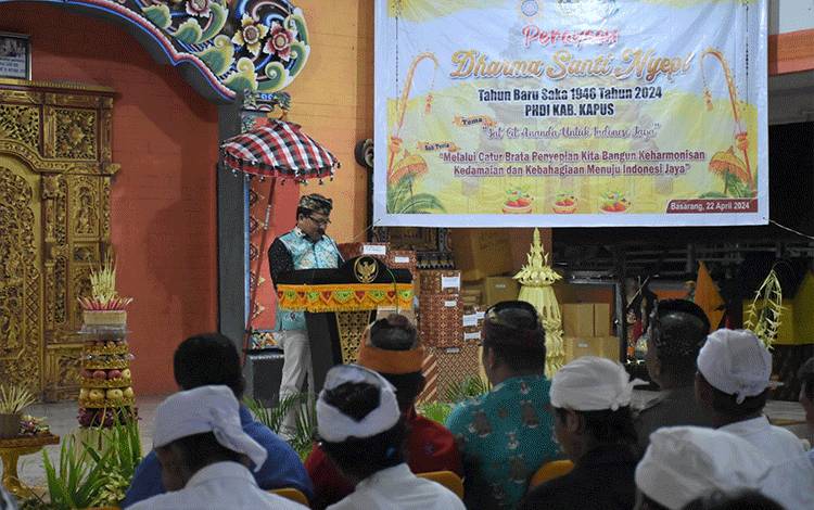 Pj Bupati Kapuas Hadiri Perayaan Dharma Santi Nyepi di Basarang Pj Bupati Kapuas Hadiri Perayaan Dharma Santi Nyepi di Basarang