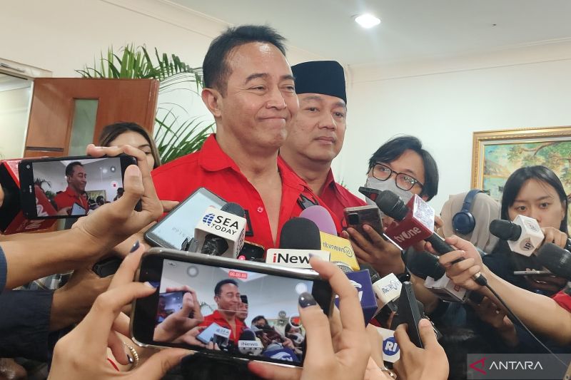Andika Perkasa dan Hendrar Prihadi Siap Bertarung di Pilkada Jateng Andika Perkasa dan Hendrar Prihadi Siap Bertarung di Pilkada Jateng