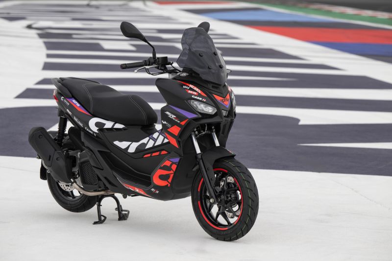 Aprilia SR-GT 200 Replica Luncurkan Livery Baru Sambut MotoGP 2024 Aprilia SR-GT 200 Replica Luncurkan Livery Baru Sambut MotoGP 2024